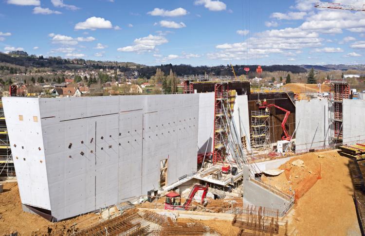 Complex architecture formed with system components | arcien