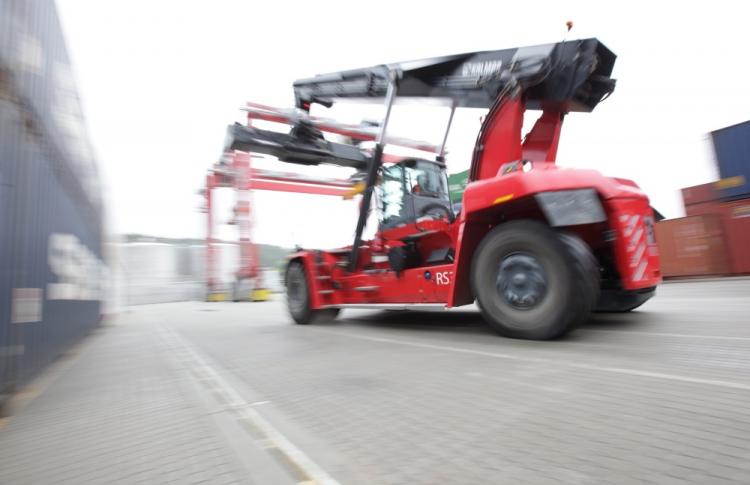 Kalmar unveils fuel-efficient K-Motion drive train solution for ...